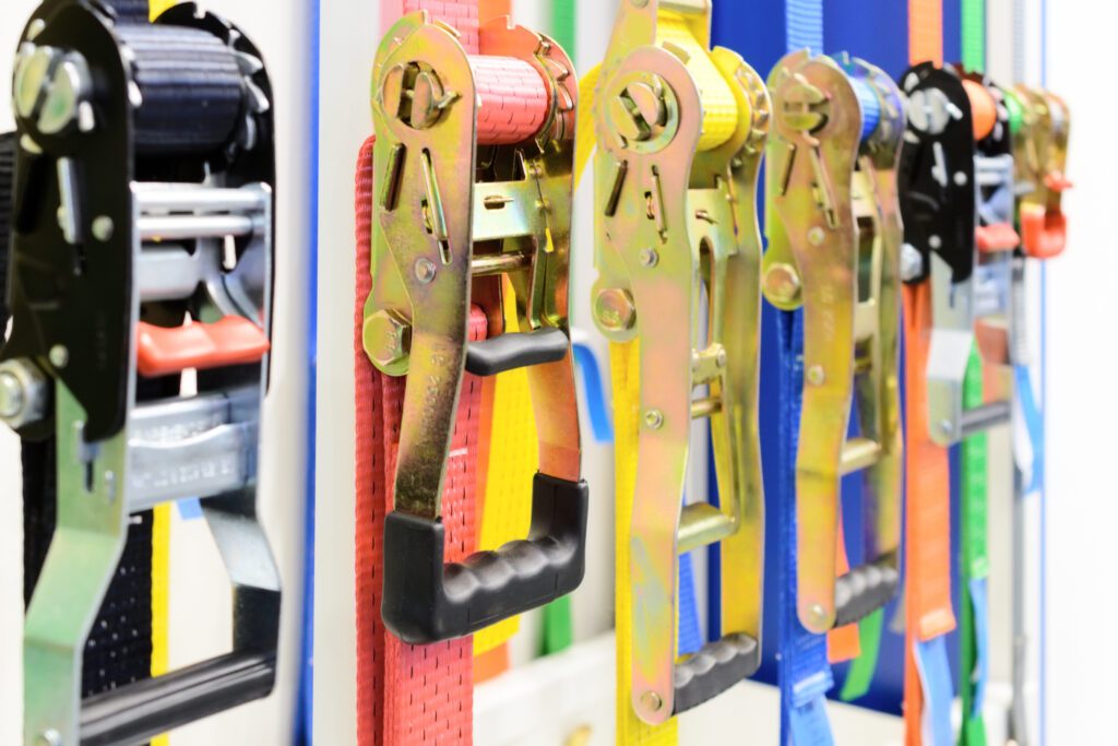 Varieties size and type of ratchet tie down or lashing - CTM Survey